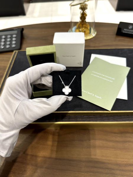 NEW Подвеска Van Cleef & Arpels Vintage Alhambra VCARF48700