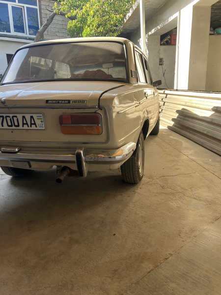 Vaz 2103 sotiladi