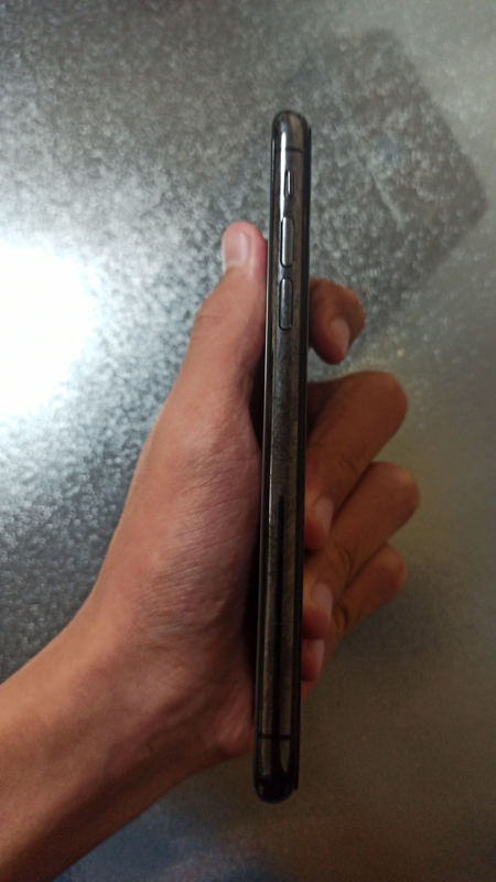 Iphone xs 256 экран заменен не правильно СРООЧНОО!!