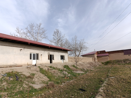 Территория 5.000 КВ , супер в доль дороги.