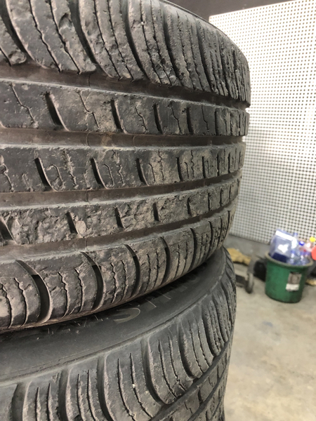 Продам шины 215 50r17