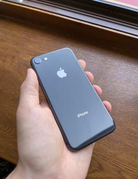 Iphone 8 ideal holatda