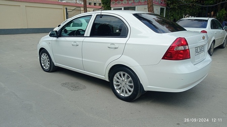 Nexia 3 avtomat sotiladi