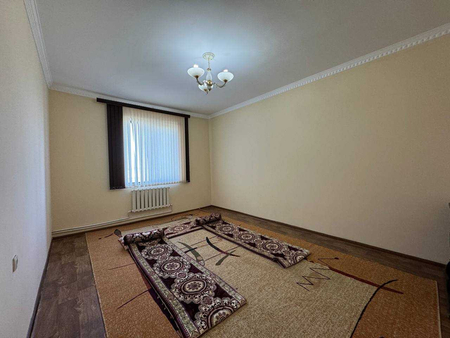 2 xonali 70m2  3-qavat uy sotiladi.