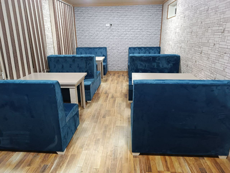 Kafe, restoranlar uchun mebellar