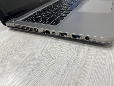 Lenovo Noutbok holat f/b