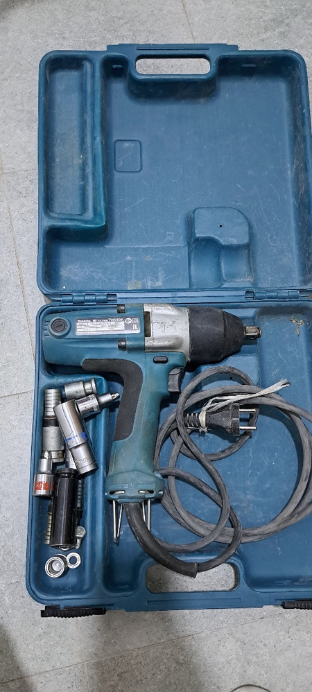Продается ударный гайкаверт Makita