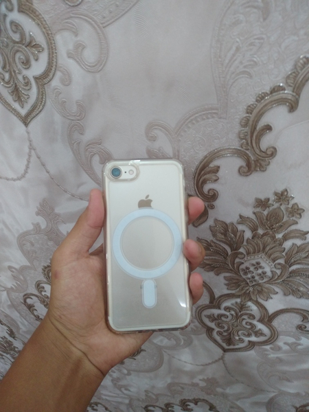 iPhone 7  satiladi