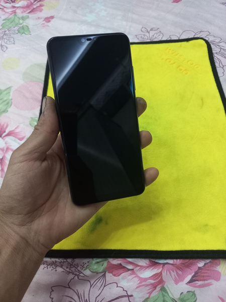 MI8_Lte 4/64 sotiladi