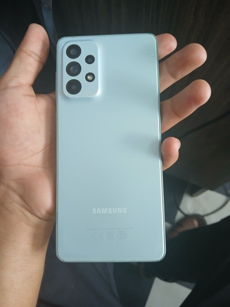 Samsung A73 sotiladi o\\\'zidan yuqori telga abmenam buladi