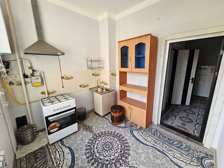 2 xonali 50m² 2-qavat uy sotiladi.