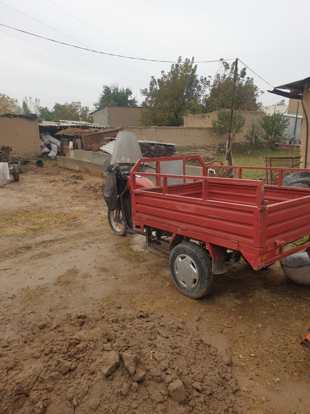 Muravey sotiladi Eldosh motori 150 motor  ishlap turipdi qoganini tel