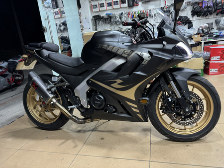 Продаётся Ducati Bikeland 400 кубовый