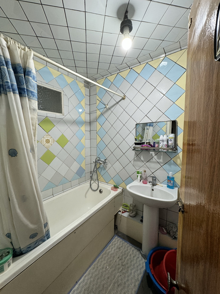 Продам квартиру  3/1/4. 70м2  юнус-Абад 11 квартал