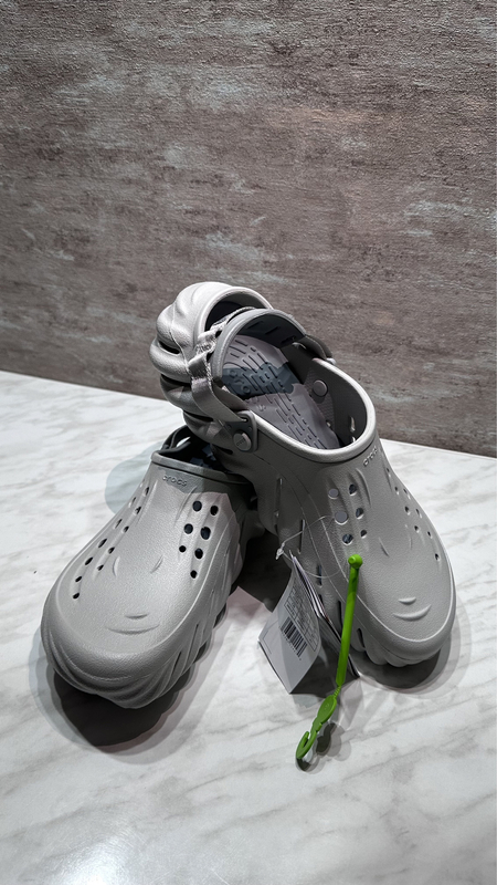 Продам оригинальные Crocs