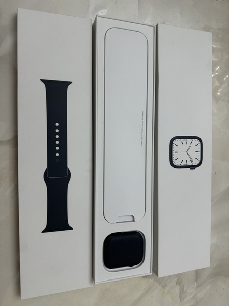 Apple watch 7 45 qora yengide.