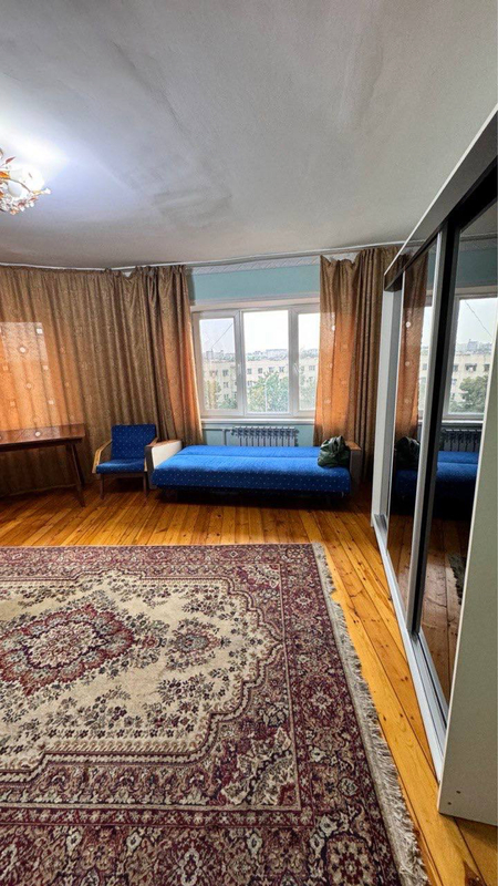 Продажа Максим Горький 2/5/5 . 65м2 . Балкон 2х3