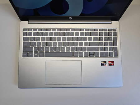 ПРОДАМ HP Laptop 15-FC0023 Ноутбук Ryzen™ 5-7520U/8GB/512SSD/15.6\\\