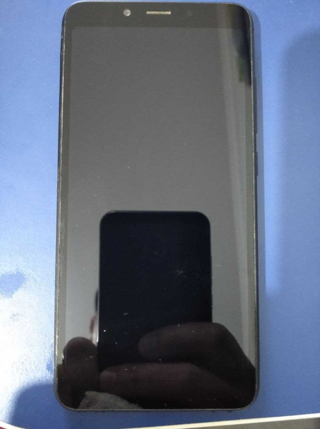 Продаётся на запчасти Xiaomi Mi 6a.