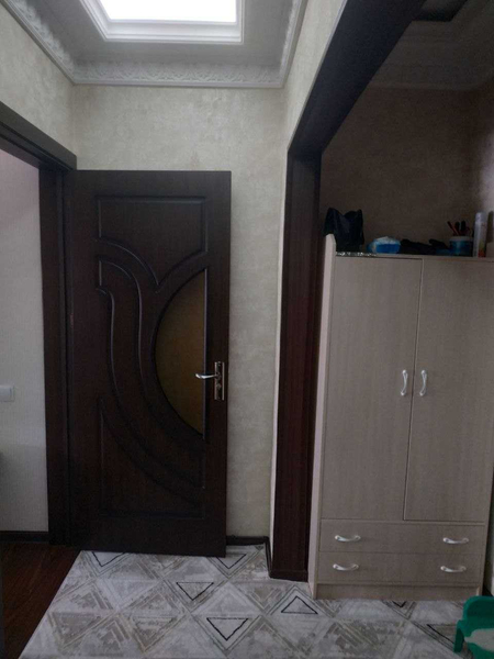谷 130065 谷 Taqachida kvartira sotiladi 2/5/5 58 м²