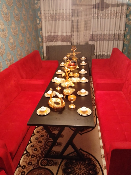 1 komplekt divan 1 ta stol  sotiladi