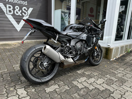 Спортбайк Yamaha R1 из Германии