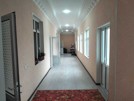 Uchastka, 5 hona uyi bilan sotiladi