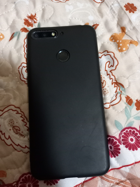 Honor 7c ishlashi yaxshi.