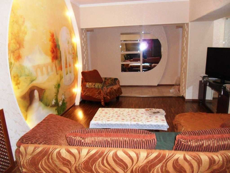 СРОЧНО продаю 2 комн квартиру 72м2 Цум Голубые купола ремонт средний