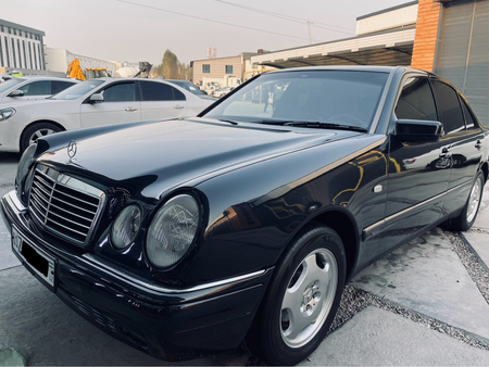 Mercedes Benz W210 E230