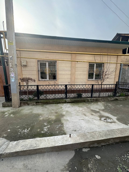 Продаётся Дом 2.5 сотки  Пл 200 кв.м Яшнабадский район