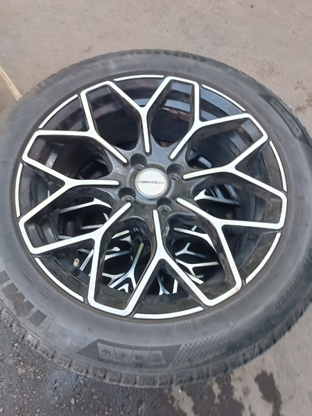 Lamborghini model R 17 4/100 xolati ortacha aybi yo obmenam bor