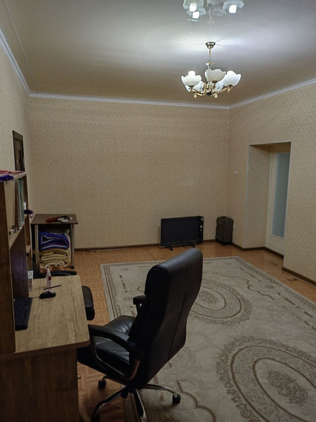 Продаётся дом Яшнабадский Шумиловский 4.15 соток, 4 комнаты,кухня .