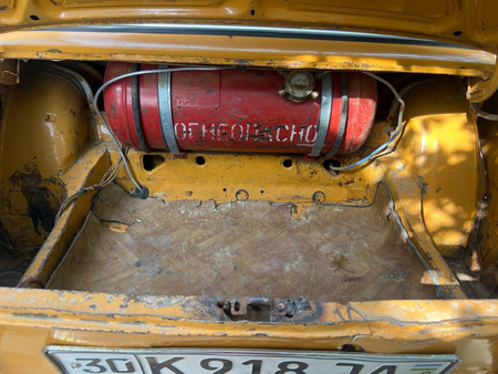 2103 lada juguli sotiladi
