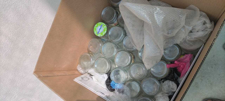 100 tacha har hil bonkalar sotiladi. 1 L, 0.5 L, 0.75 L