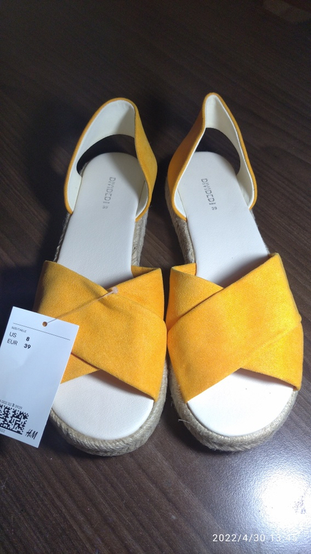 Басаножки H&M Новые! На 38 р не узкую ножку.