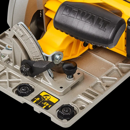 Ручная дисковая пила DEWALT DWE576