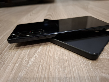 Продаётся Sony Xpreria 1 Mark II 8/128 Black