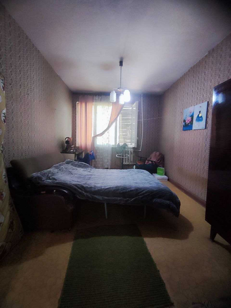 Продам трешку со средним ремонтом 65м2 2 этаж около Ровд Чиланзар!`