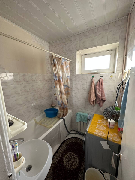 Продаётся  квартира  65 кв.  2/3/4   напротив  
