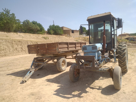 Traktor 28 tilichka pilikgi blan