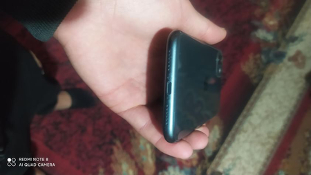 Iphone 11 64gb 75yomks xc nmas almawmaga orqa krwka 2sm ozgina snga