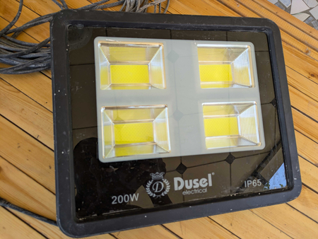 Прожектор 200 w Dusel