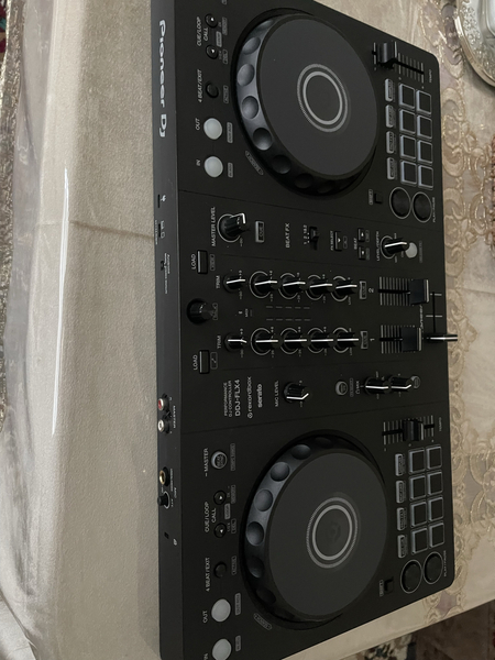 Dj kantroller FLX_4