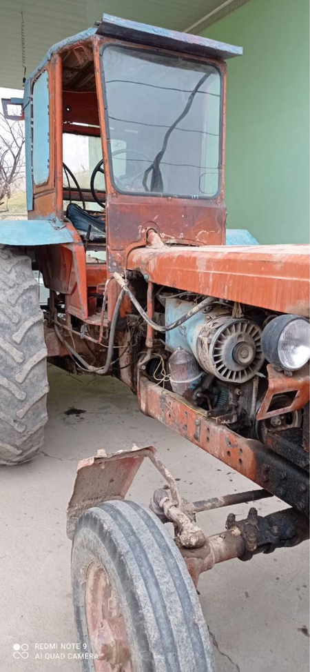 Traktor sotiladi yaxshi holatda minishga tayyor