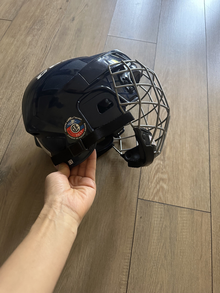 Шлем хоккей Bauer