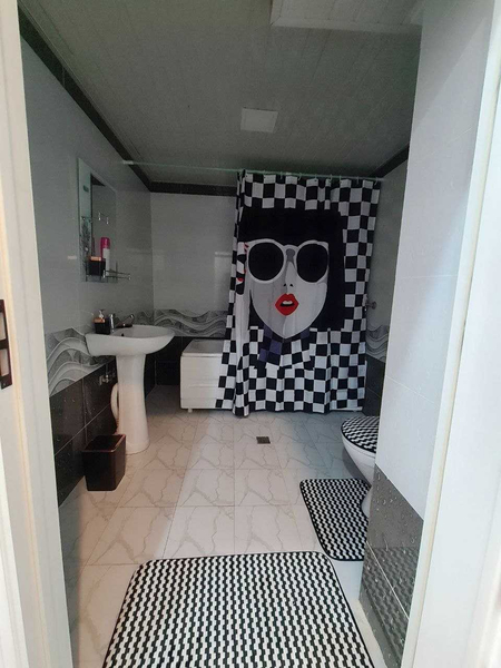 Квартира с евро ремонтом посуточно сдается HI-TECH HOUSE