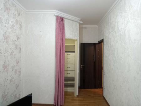 Юнусабад-15, 5/2/5 95м², с хорошим ремонтом. Имеется парковка=