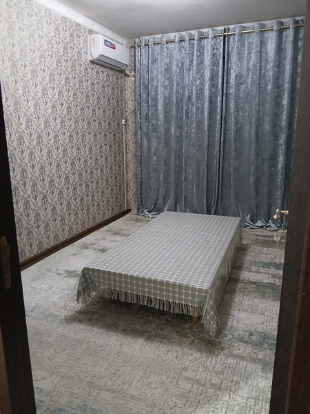 2 xonali kvartira sotiladi. Gorniy universitetini orqasida.