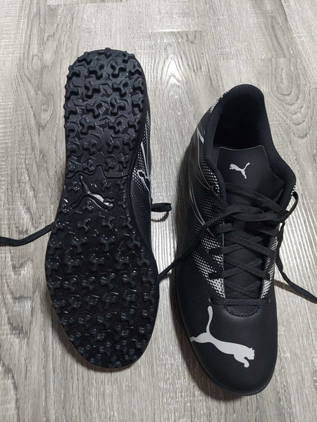 Оригинальные бутсы Puma. Сороконожки 46 размер.